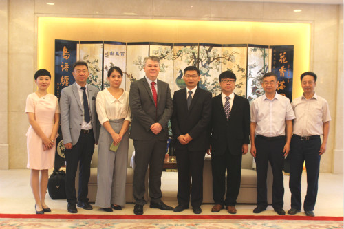 澳大利亚麦考瑞大学副校长Sean Brawley一行访问我校-扬州大学